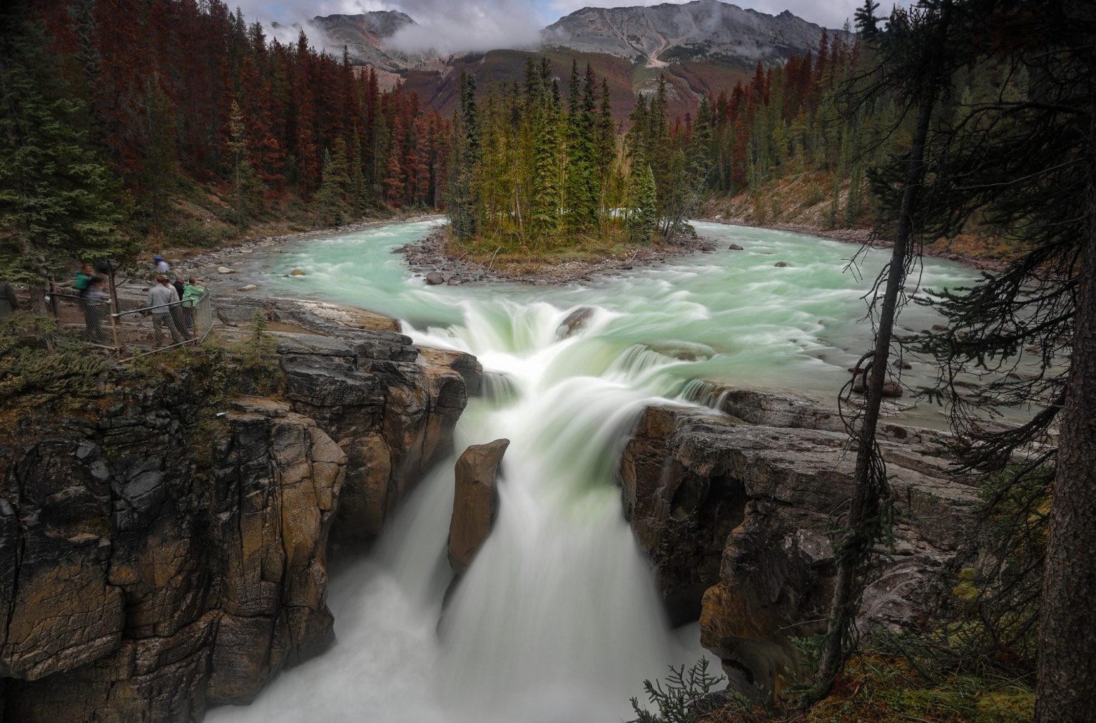 Banff to Jasper Drive: 5 Amazing Stops Along The Way