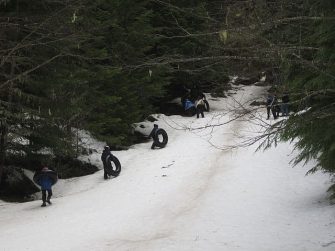 8 Great Spots for Snow Tubing in CT + 2 More Nearby!