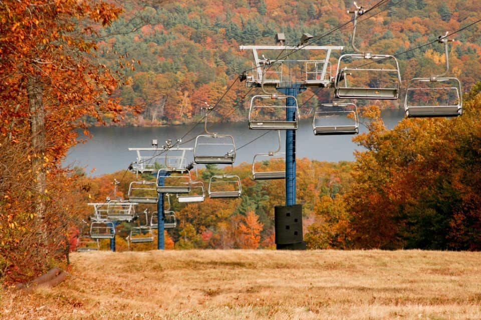 17 Great Places to Enjoy Massachusetts Fall Foliage in 2025